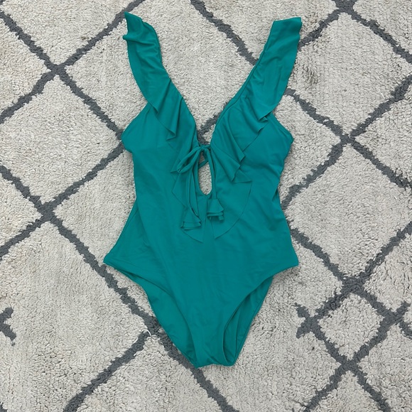 BECCA | Swim | Becca Green Ruffle One Piece Swimsuit Excellent ...